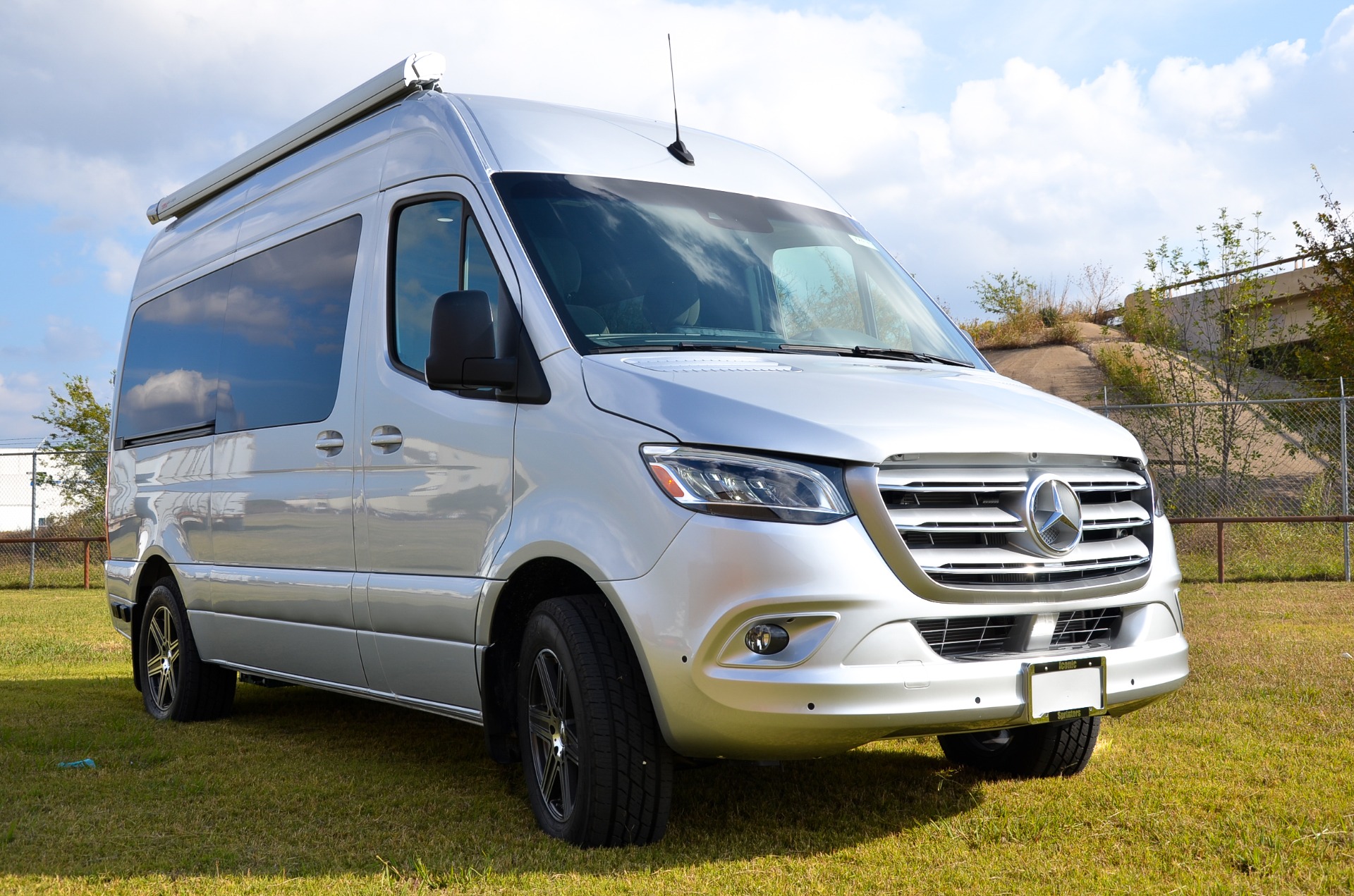 New 2020 Mercedes-Benz Sprinter 144 Metro DayLounge D6 Open Partition ...