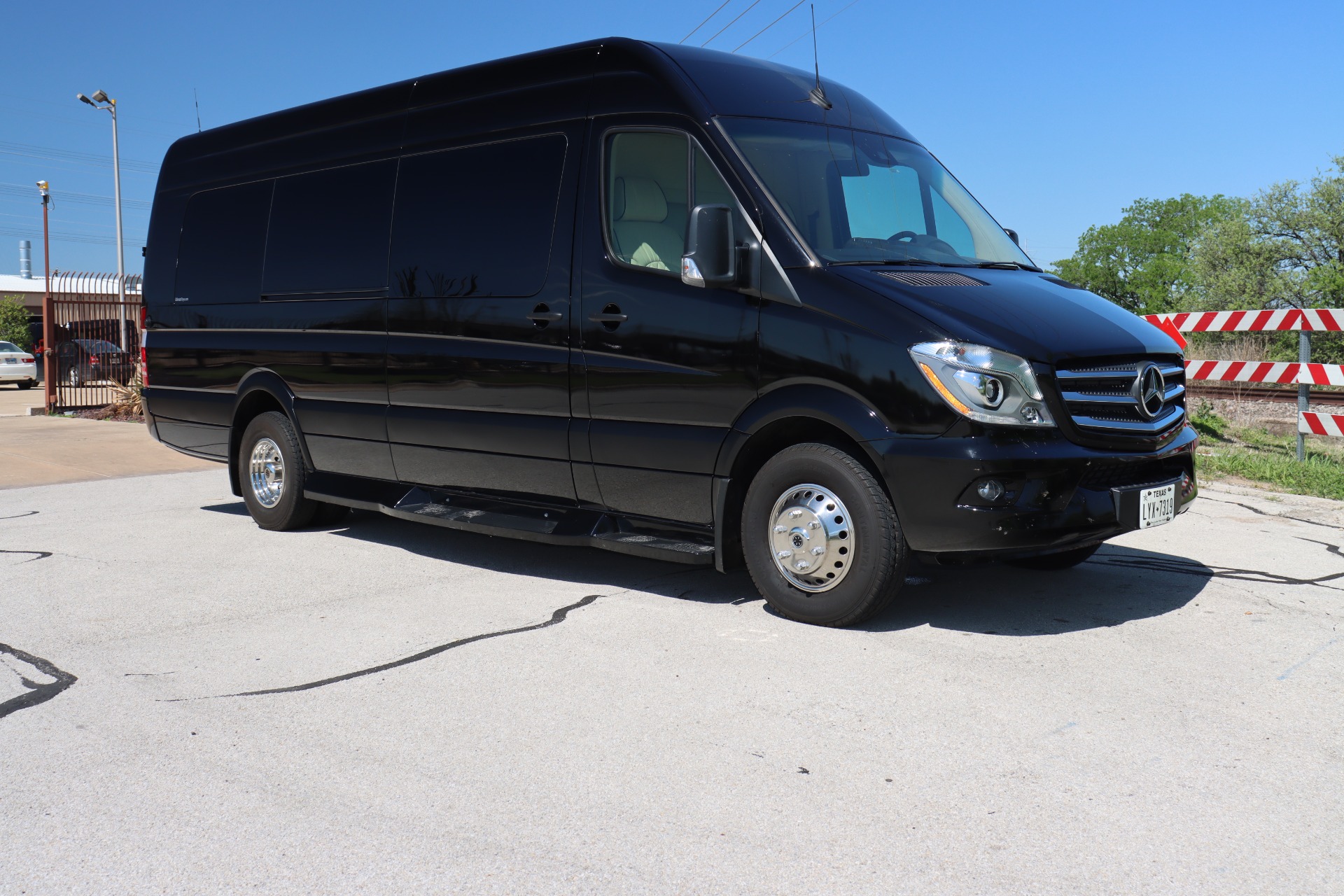Used 2020 Mercedes-Benz 170 EXT Sprinter Ultimate Toys Ultimate Limo ...