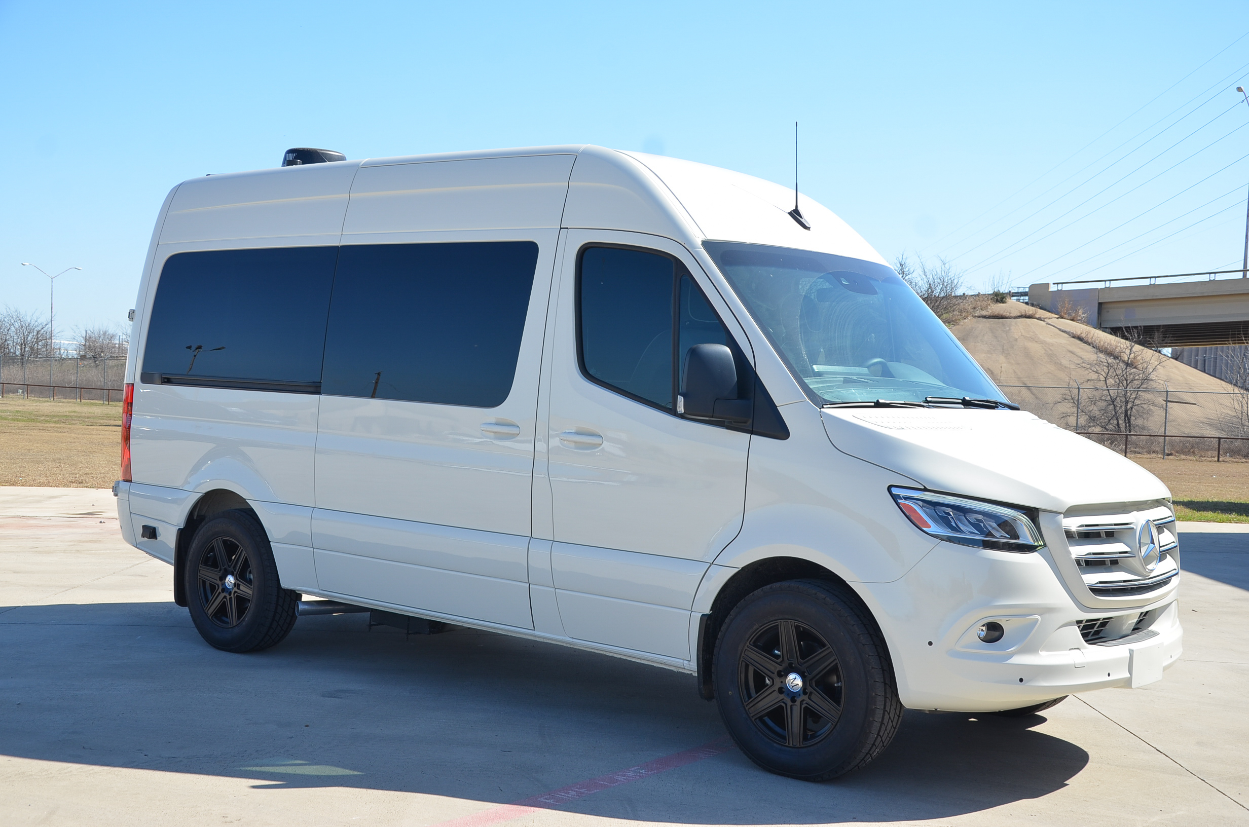 144 Day Lounge - Iconic Sprinters | Fort Worth, TX